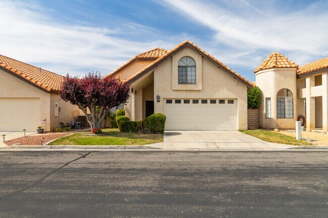 Two Bedroom House in 55+ Jess Ranch Community - 19268 Olive Way Apple ...