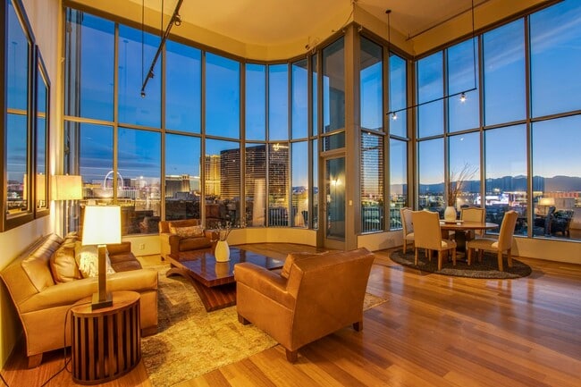 Absolutely stunning high rise loft at Metr... - 360 E Desert Inn Rd Las ...