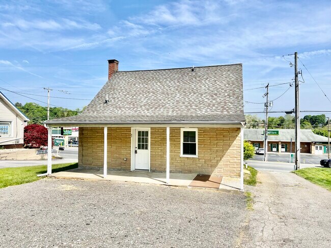 62 E Forrest Ave - 62 E Forrest Ave Shrewsbury PA 17361 | Apartment Finder
