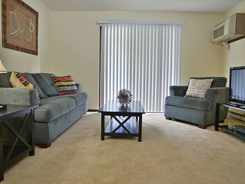Timberlane Apartments - 2900 W War Memorial Dr Peoria IL 61615 ...