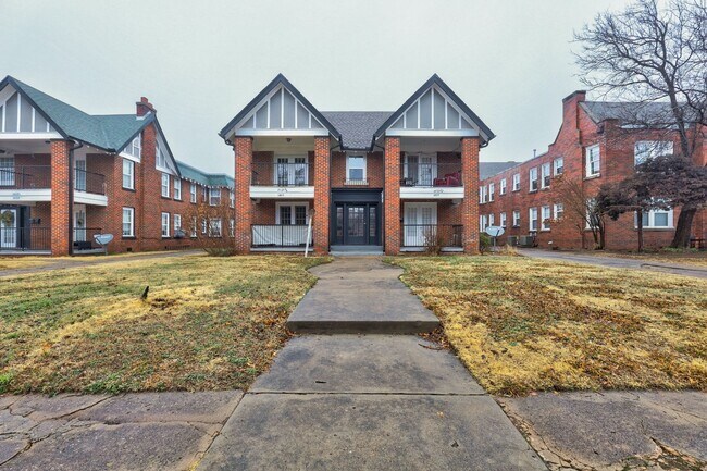 Lovely 1 Bed Home with new Balcony: 1407 1... - 1407 1/2 NW 17th St ...