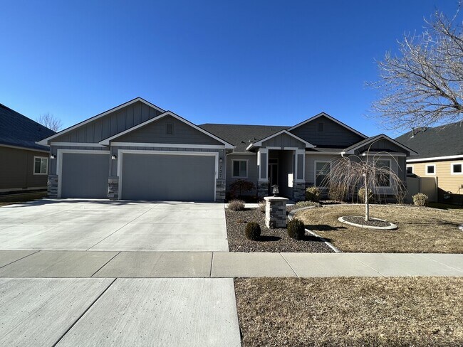 Cedar Pointe - 737 W Cedar Pointe Way Nampa ID 83686 | Apartment Finder