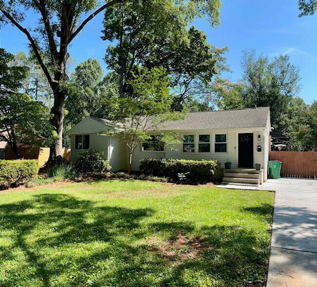 Updated Madison Park Ranch For Lease! - 5031 Furman Pl Charlotte NC ...