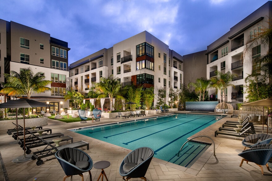 One Paseo Living - 3200 Paseo Village Way San Diego CA 92130 ...