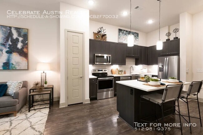 Alta Trinity Green - 980 Singleton Blvd Dallas TX 75212 | Apartment Finder