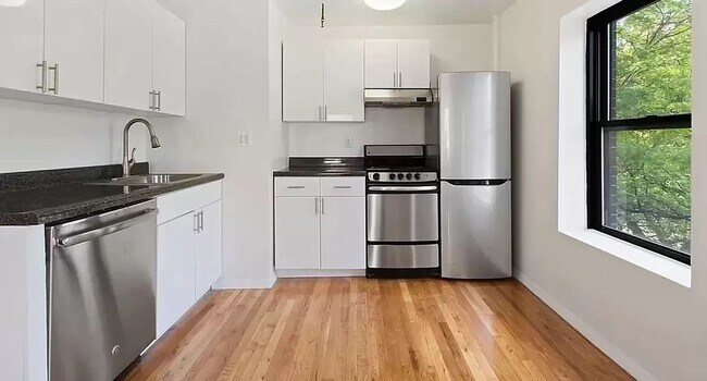 82 Bank Street - 82 Bank St New York NY 10014 | Apartment Finder