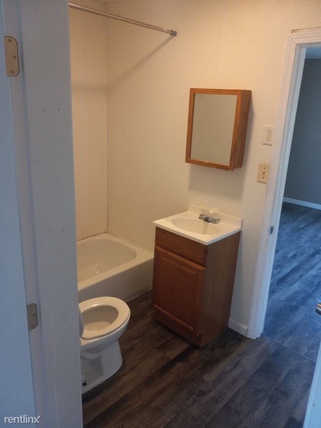 2 br, 1 bath House - 143 Cobb Street - 143 Cobb St Tupelo MS 38801 ...