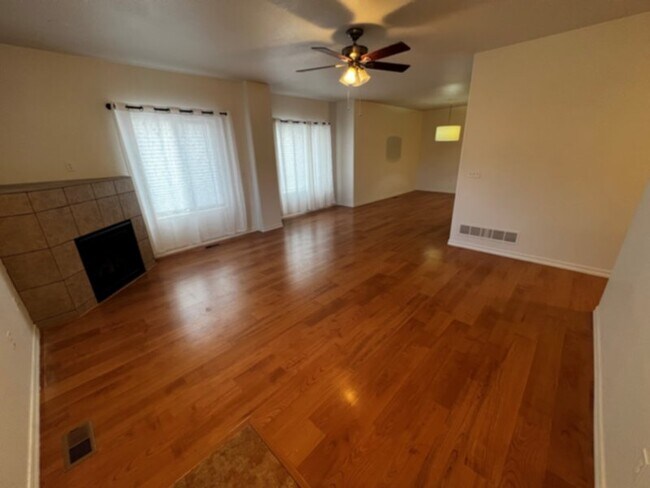 Awesome West-side One Level Condo! - 1550 Little Bear Creek Point ...