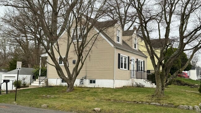 221 Summit St - 221 Summit St Bridgeport CT 06606 | Apartment Finder