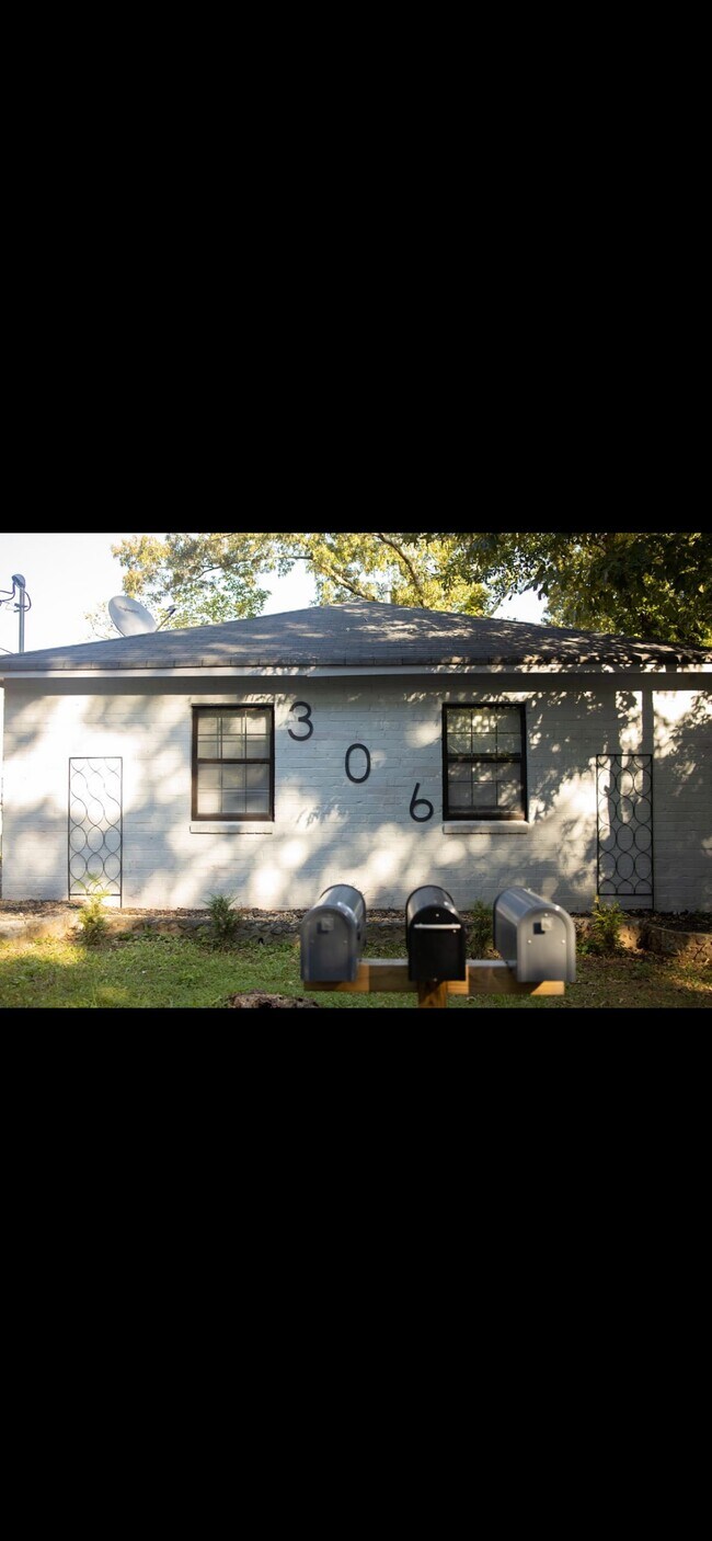 306 Henry Aaron Ave SW - 306 Henry Aaron Ave SW Atlanta GA 30310 ...