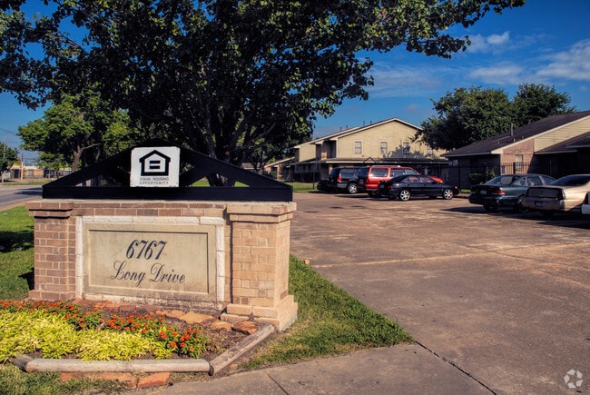 Long Drive Townhomes - 6767 Long Dr Houston TX 77087 | Apartment Finder