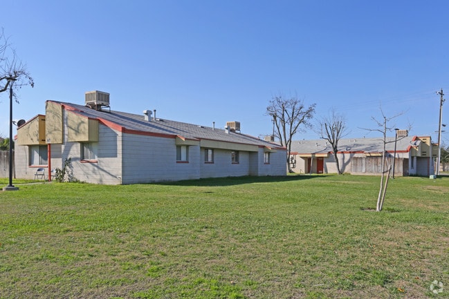 Firebaugh Family Apartments - 1501 Clyde Fannon Rd Firebaugh CA 93622 ...