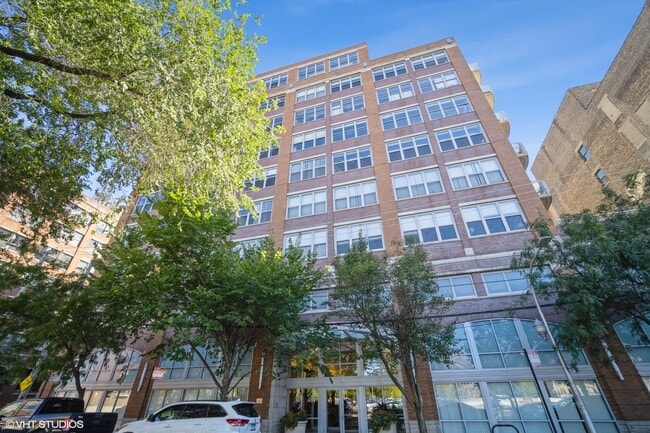 933 W Van Buren St - 933 W Van Buren St Chicago IL 60607 | Apartment Finder