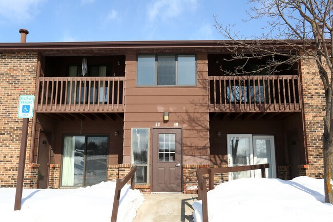 Maple Tree Village - 303 Packard Hwy Charlotte MI 48813 | Apartment Finder