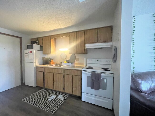522 S Clinton St - 522 S Clinton St Iowa City IA 52240 | Apartment Finder