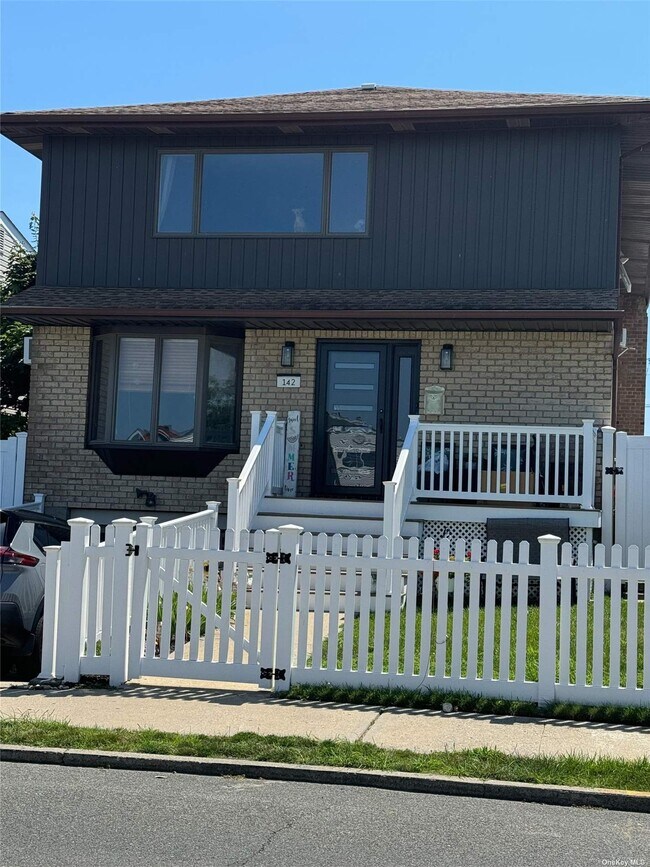 142 W Hudson St - 142 W Hudson St Long Beach NY 11561 | Apartment Finder