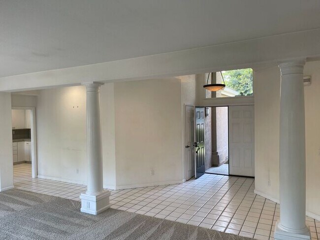 BROOKSIDE STOCKTON 3 BEDROOM HOME 2 CAR GA... - 3349 Willowbrook Cir ...