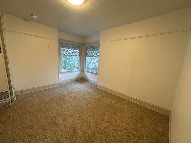 1 bedrooms, 1 bath unit now available in S... - 942 SE 16th Ave ...