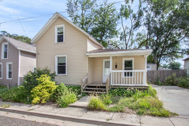 36 Batavia: GORGEOUS 3 bedroom single fami... - 36 Batavia Pl NE Grand ...