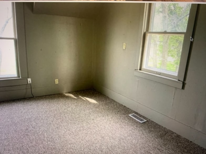 2026 E 3rd Ave - 2026 E 3rd Ave Caney KS 67333 | Apartment Finder