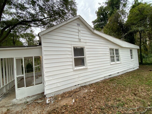 3439 Almand Rd SE - 3439 Almand Rd SE Atlanta GA 30316 | Apartment Finder