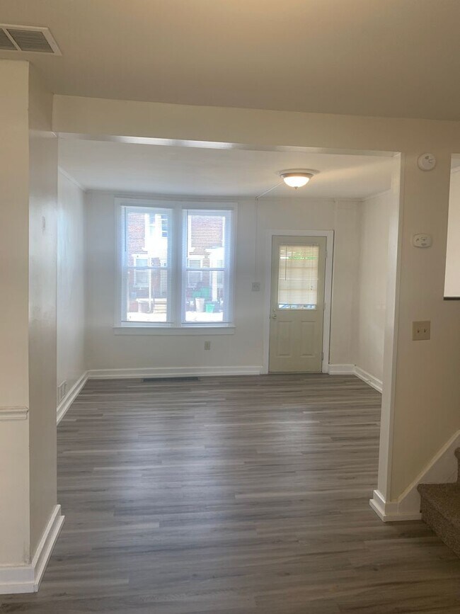 East End 3 Bedroom House with yard and par... - 938 E Philadelphia St ...