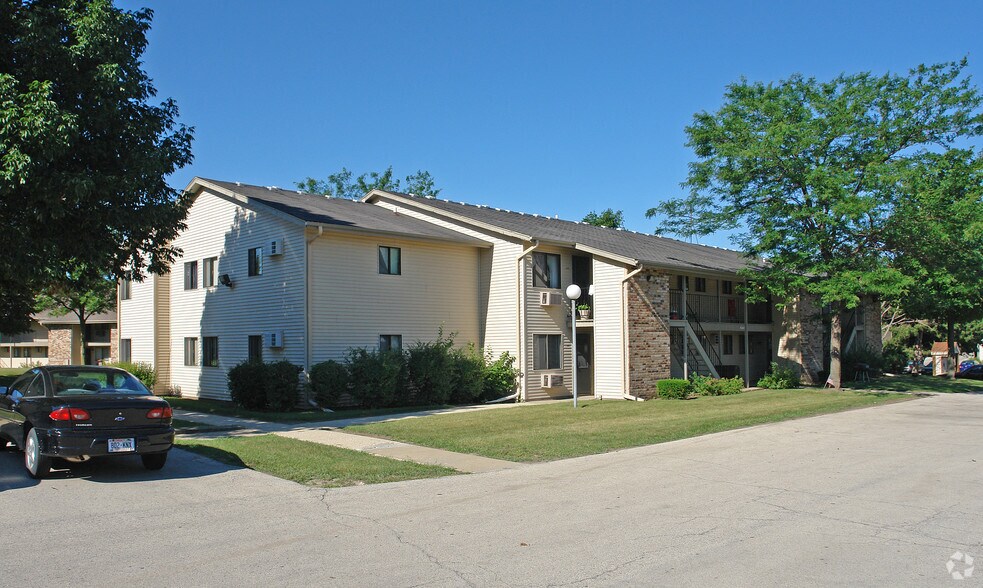 Orchard Springs - 5612 Castle Ct Racine WI 53406 | Apartment Finder