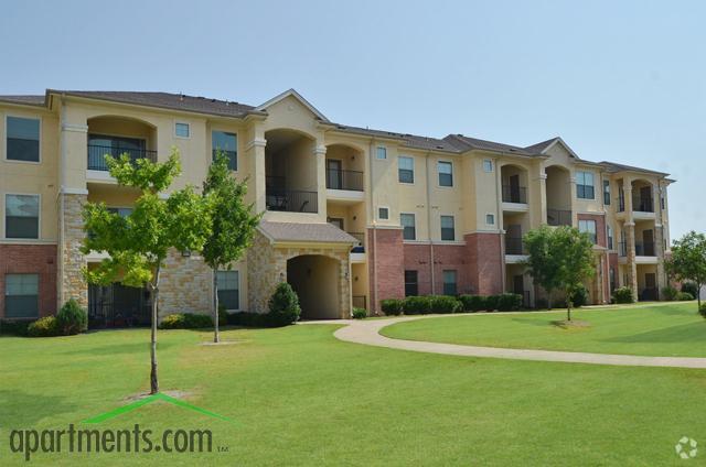 Red Oak Town Village Apartments - 200 S Ryan Dr Red Oak TX 75154 ...