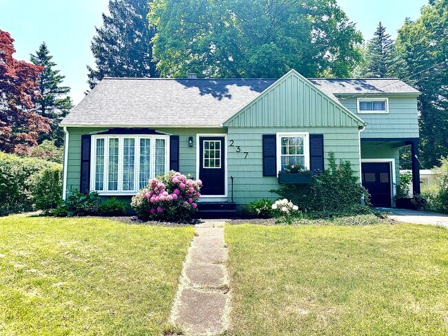 237 Penhurst Rd - 237 Penhurst Rd Brighton NY 14610 | Apartment Finder