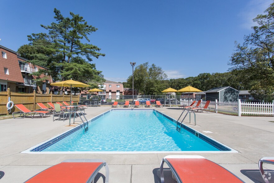 Halstead Milford Green - 1 Rolling Green Dr Milford MA 01757 ...