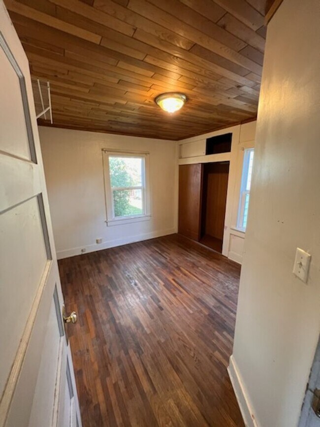 Darling early 1900's bungalow - 4610 S Reade St Tacoma WA 98409 ...