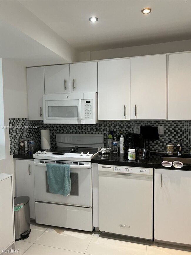 2 br, 2 bath Condo - 3701 N Country Club D... - 3701 N Country Club Dr ...