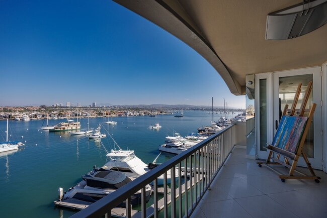 Unique Over the Water Balcony with 270 deg... - 310 Fernando St Newport ...