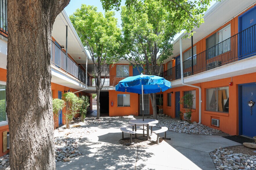 The French Quarter - 1101-1121 Palomas Dr SE Albuquerque NM 87108 ...