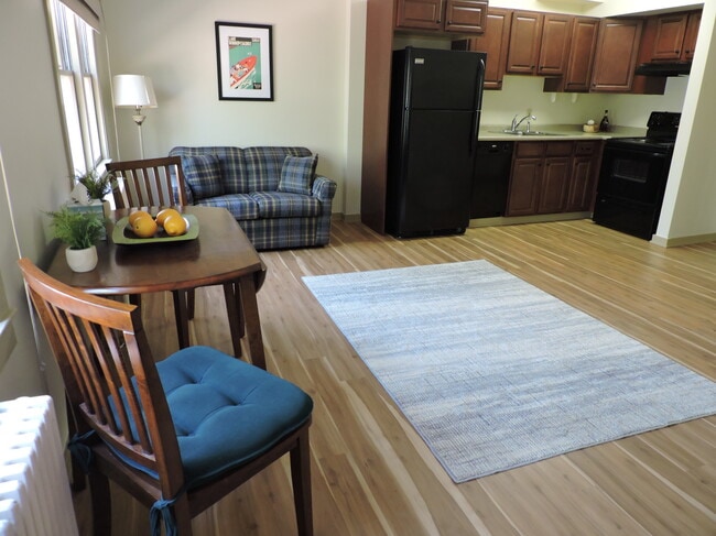 Presidential Oaks - 200 Pleasant St Concord NH 03301 | Apartment Finder