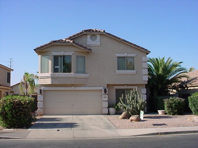 Nicely updated Finley Farms charmer with pool - 2024 E Palomino Dr ...