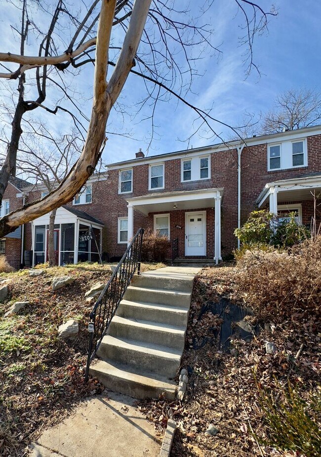 Charming 3 Bedroom/3 Bathroom Townhome in Ednor Gardens-Lakeside ...