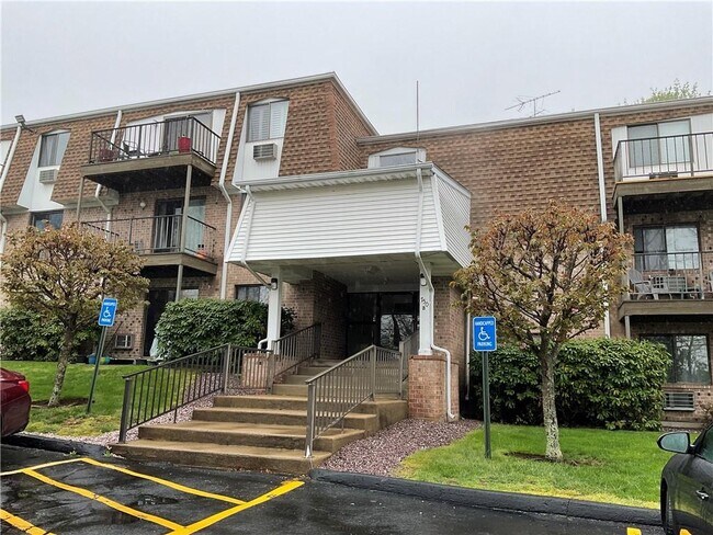 750 Quaker Ln - 750 Quaker Ln East Greenwich RI 02818 | Apartment Finder