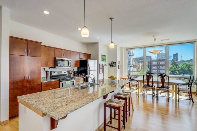 601 E Ogden Ave - 601 E Ogden Ave Milwaukee WI 53202 | Apartment Finder