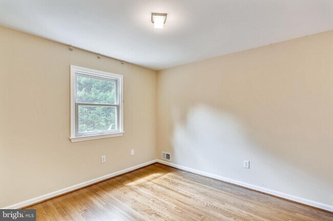 9105 Bells Mill Rd - 9105 Bells Mill Rd Rockville MD 20854 | Apartment ...