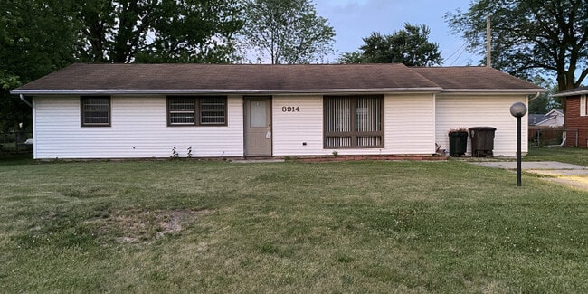 3914 Maplecrest Rd - 3914 S Maplecrest Rd Fort Wayne IN 46815 ...