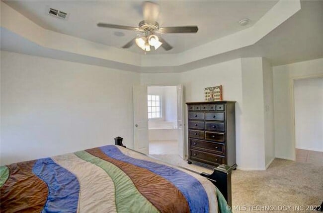 Large open 3 bed, 3 car Garage in The Highlands at Forest Ridge - 7324 ...
