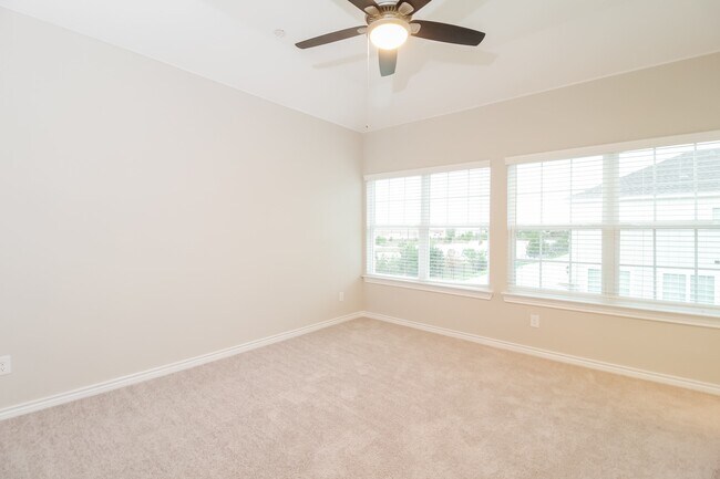 The Residences at Rayzor Ranch - 2028 Ladera Ln Denton TX 76207 ...