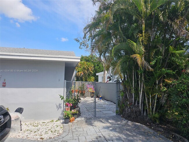 2315 Cleveland St - 2315 Cleveland St Hollywood FL 33020 | Apartment Finder