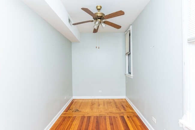 907 W Addison St - 907 W Addison St Chicago IL 60613 | Apartment Finder
