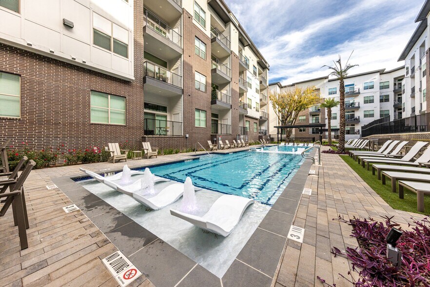 The Monroe - 2511 Montopolis Dr Austin TX 78741 | Apartment Finder