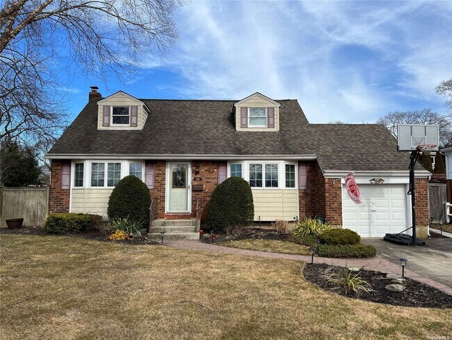 55 Dulittle St - 55 Dulittle St North Babylon NY 11703 | Apartment Finder