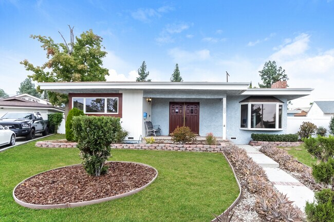 Newly renovated ranch style home in Granad... - 11043 Pender Ave Los ...