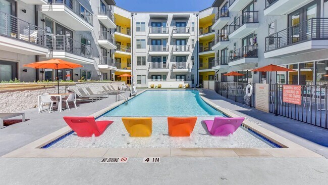 Serenity in the Heart of the City: 2 BR Ap... - 600 W St Johns Ave ...