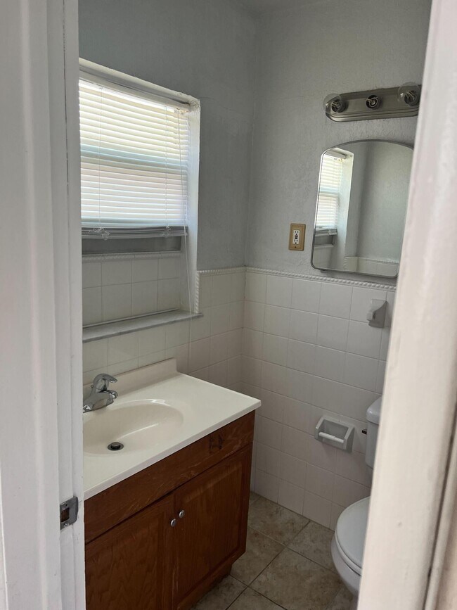 2032 NE 26th St - 2032 NE 26th St Wilton Manors FL 33305 | Apartment Finder